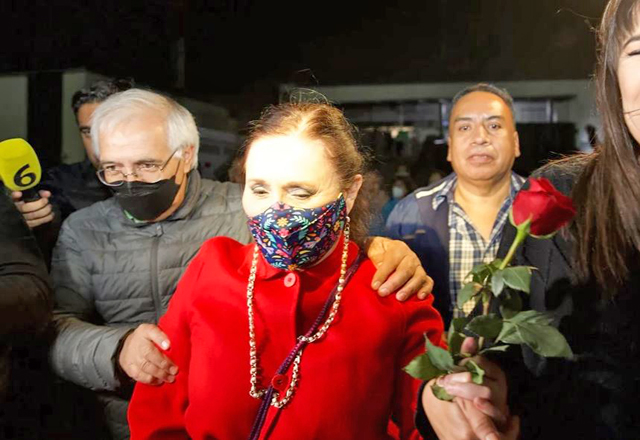 Tras salir de Santa Martha, Robles agradece a Zaldívar y se dice ...