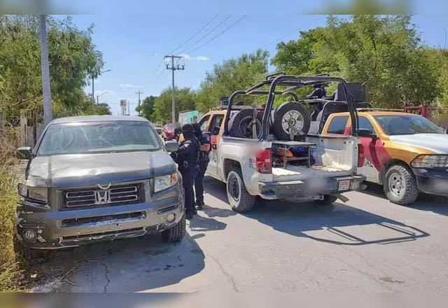 Aseguran dos camionetas con reporte de robo y armamento en Reynosa