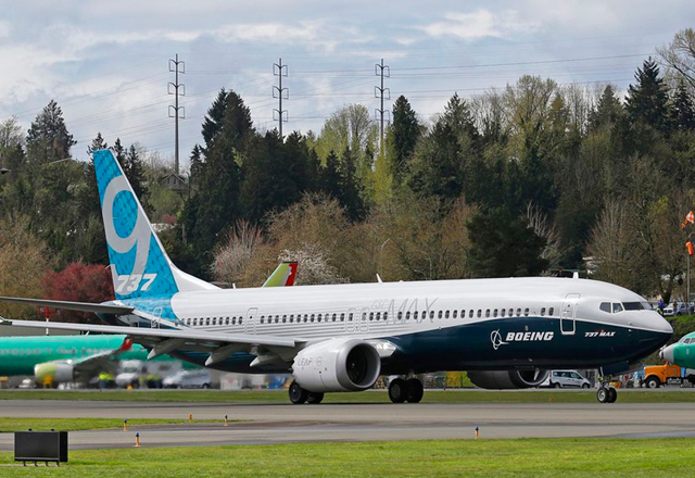 EU ordena inmovilizar temporalmente algunos Boeing 737 Max tras incidente con un avión