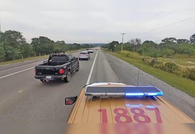 Brindan seguridad a caravanas de paisanos en su paso por Tamaulipas